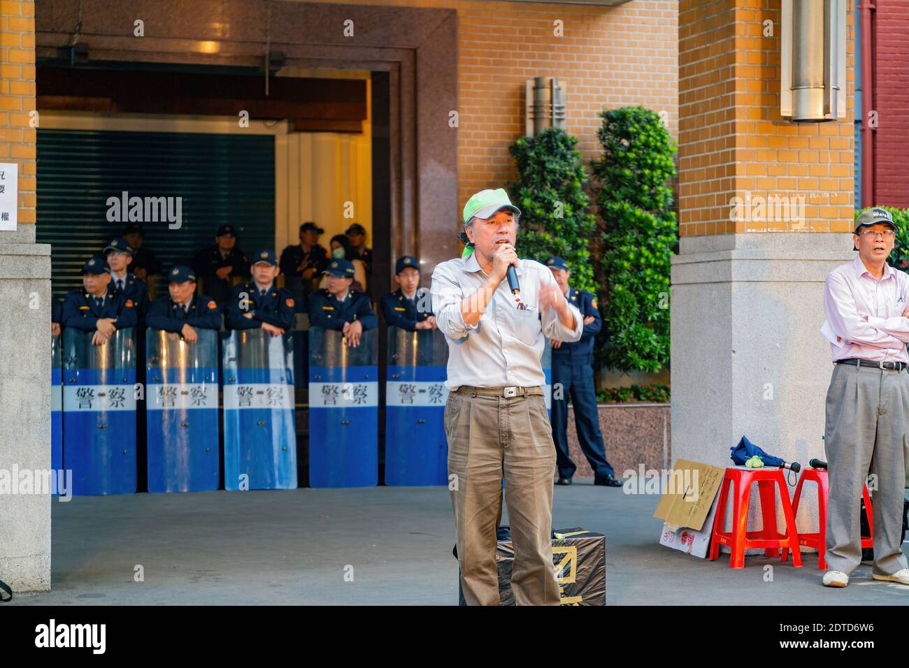 Taipei, MAR 20, 2014 - Event of the speical Sunflower Student Movement ...