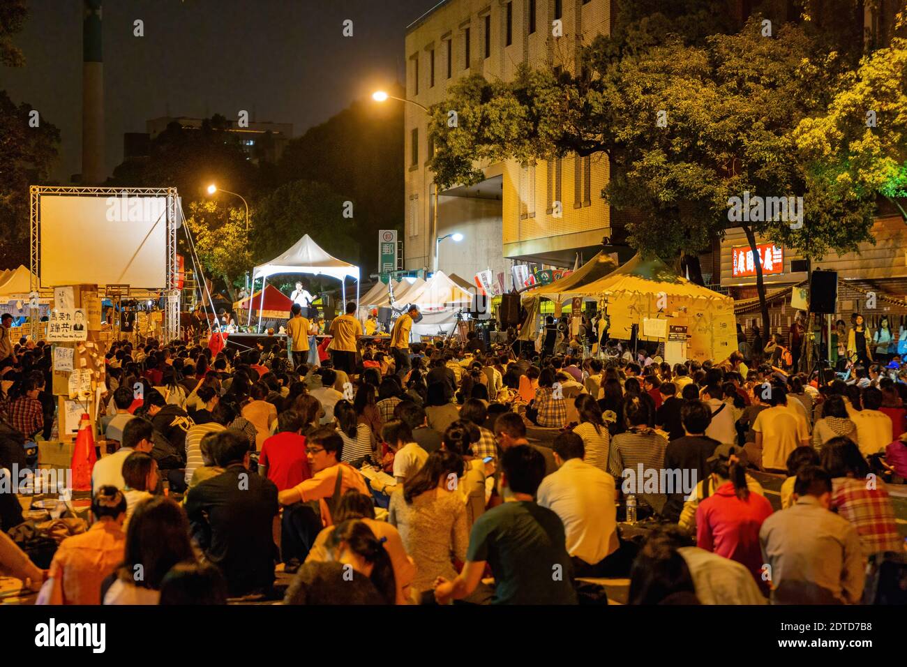 Taipei, MAR 20, 2014 - Event of the speical Sunflower Student Movement ...