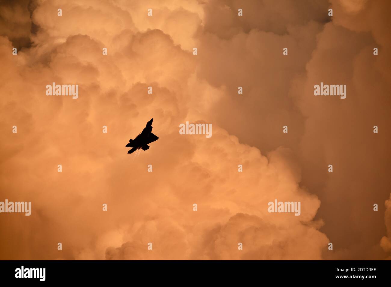 F-22 Raptor in flight demonstration featuring lethal capabilities of ...