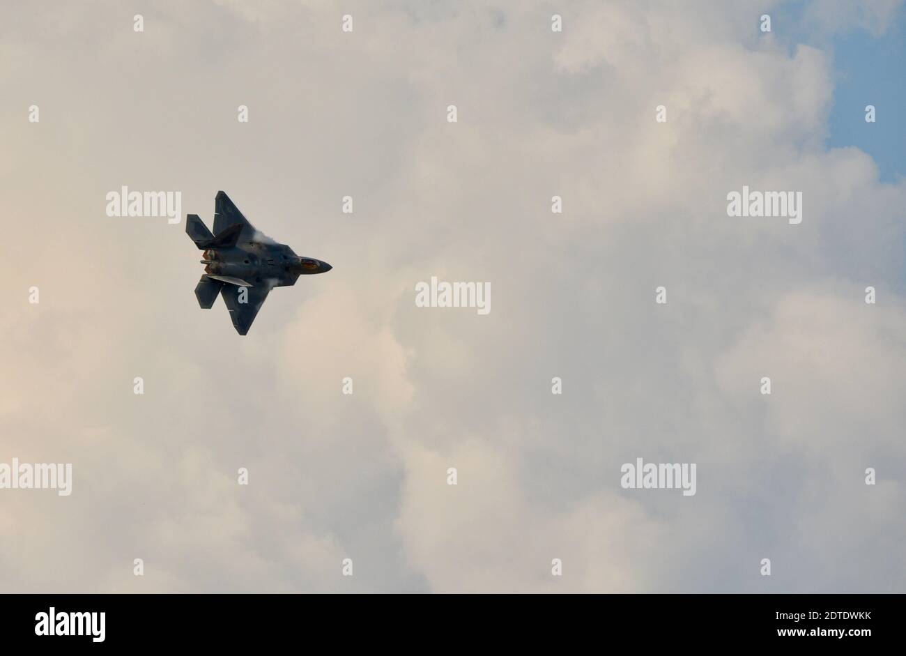 F-22 Raptor in flight demonstration featuring lethal capabilities of ...