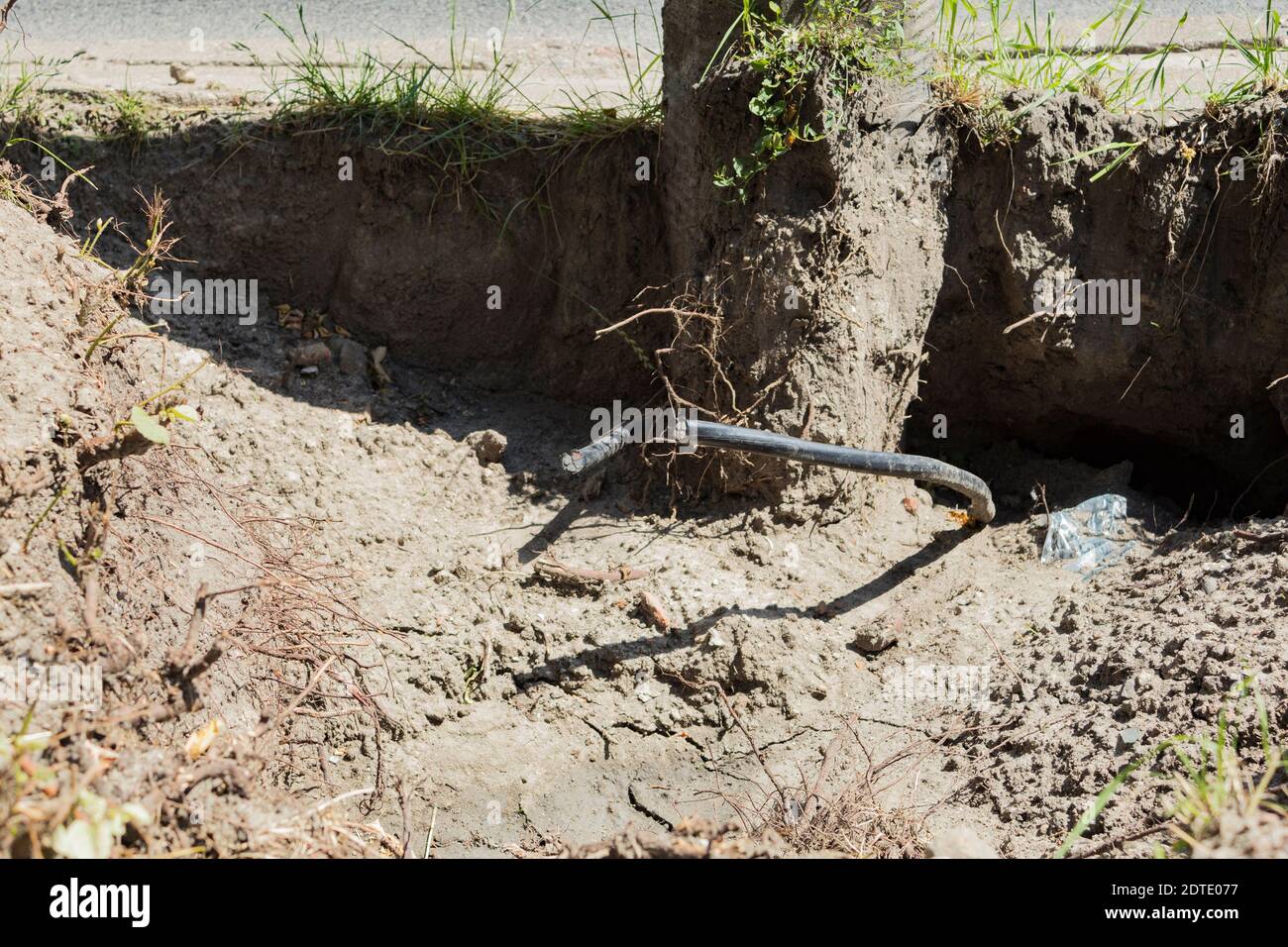Four wire electrical cable in the ground. Cable damage during ...