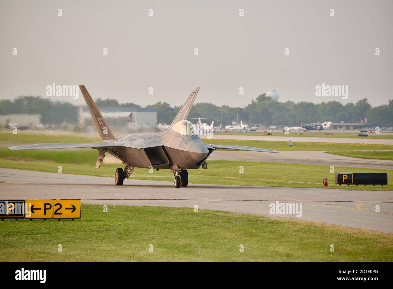 F-22 Raptor in flight demonstration featuring lethal capabilities of ...