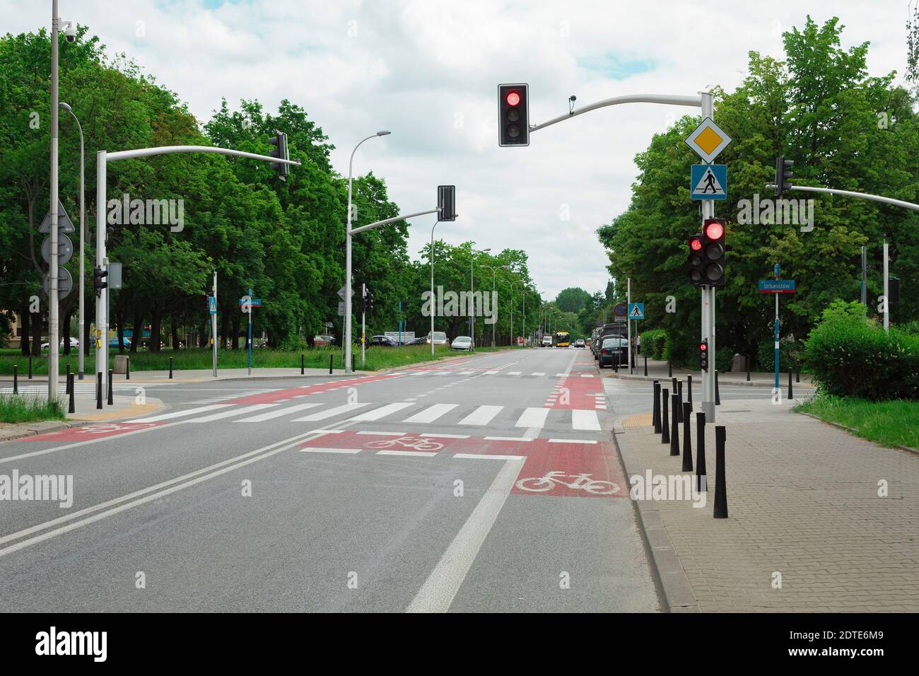 Cycle lane sign overhead hi-res stock photography and images - Alamy