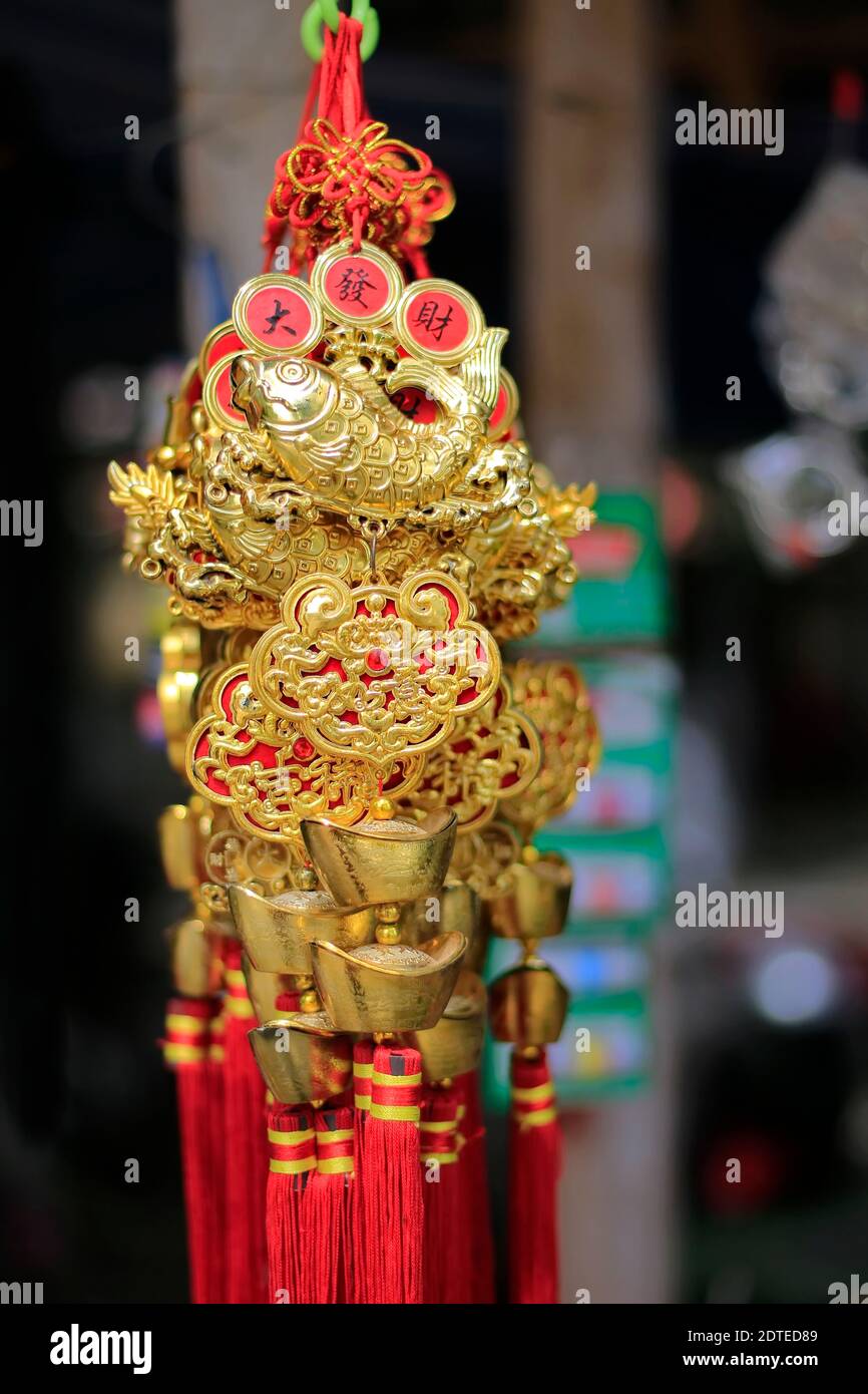 Golden Wishing Well High Resolution Stock Photography and Images - Alamy