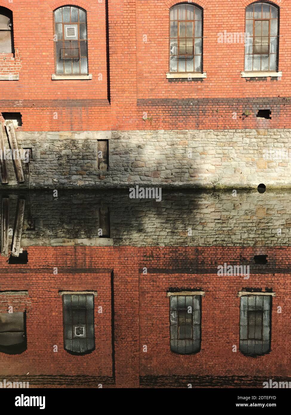 Bristol red brick building hi-res stock photography and images - Alamy