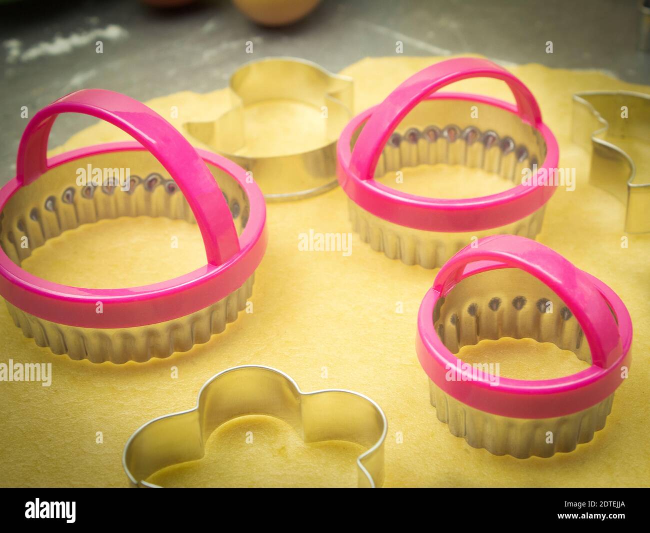 Cookie cutters on the dough Stock Photo - Alamy