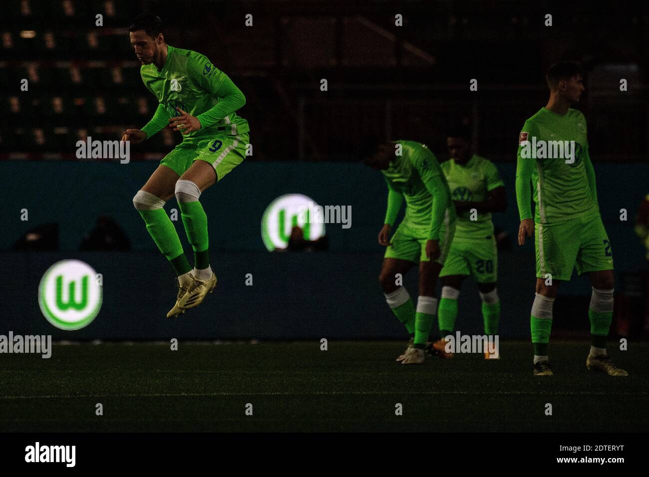 Wolfsburg, Germany. 20th Dec, 2020. Football: Bundesliga, VfL Wolfsburg ...