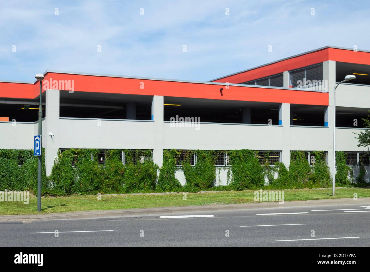 Multi level parking space hi-res stock photography and images - Alamy