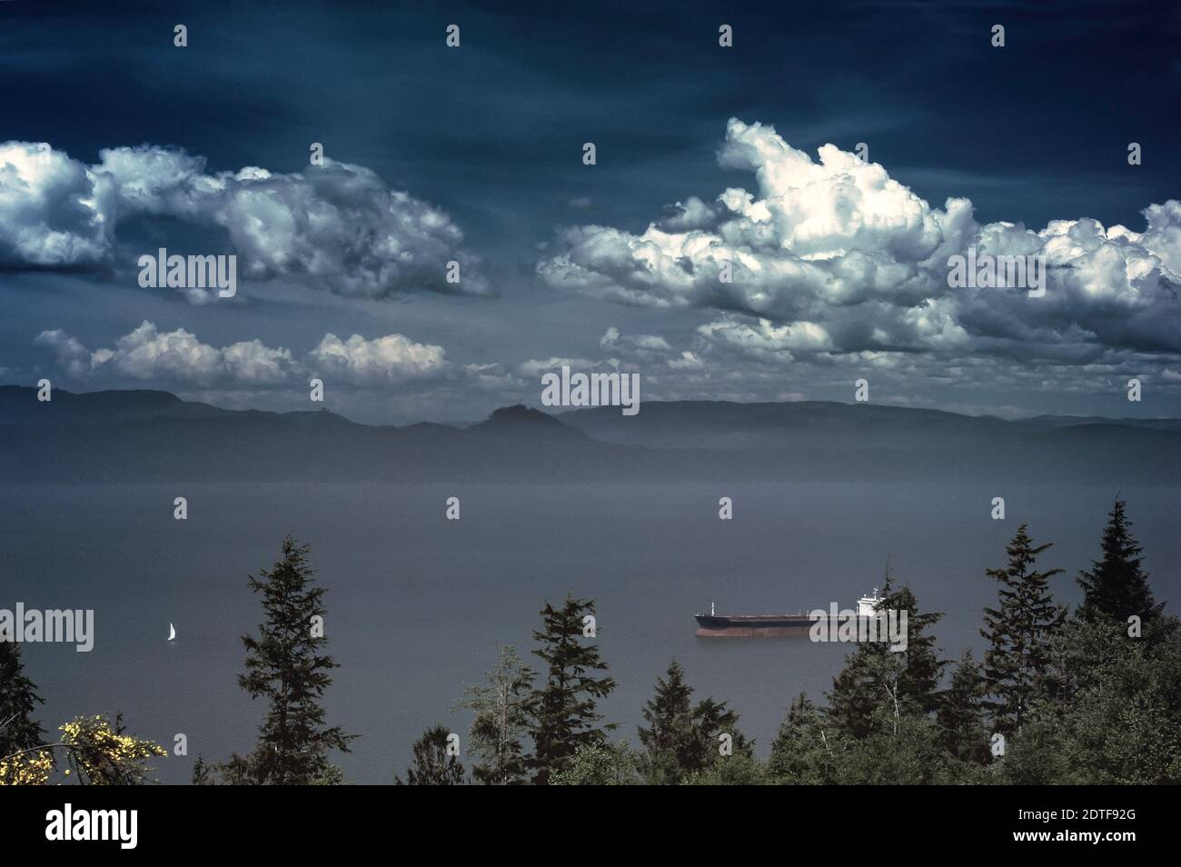 Columbia river channel hi-res stock photography and images - Alamy