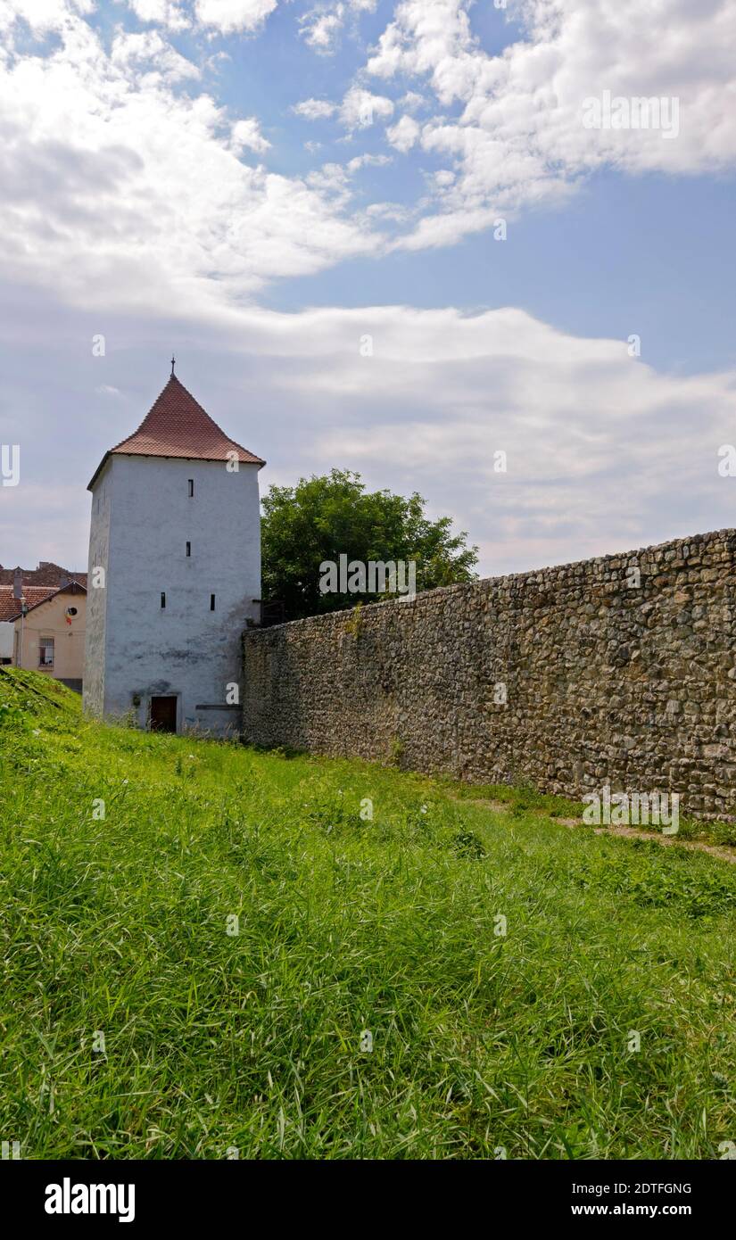 Brasov's fortification wall and tower Stock Photo - Alamy