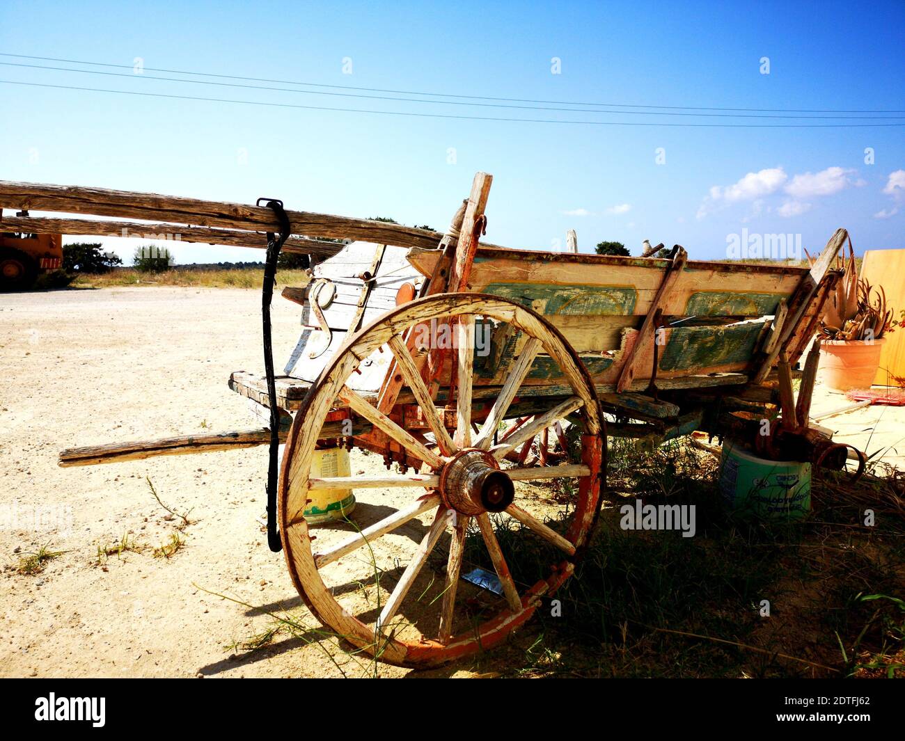 Land cart hi-res stock photography and images - Alamy