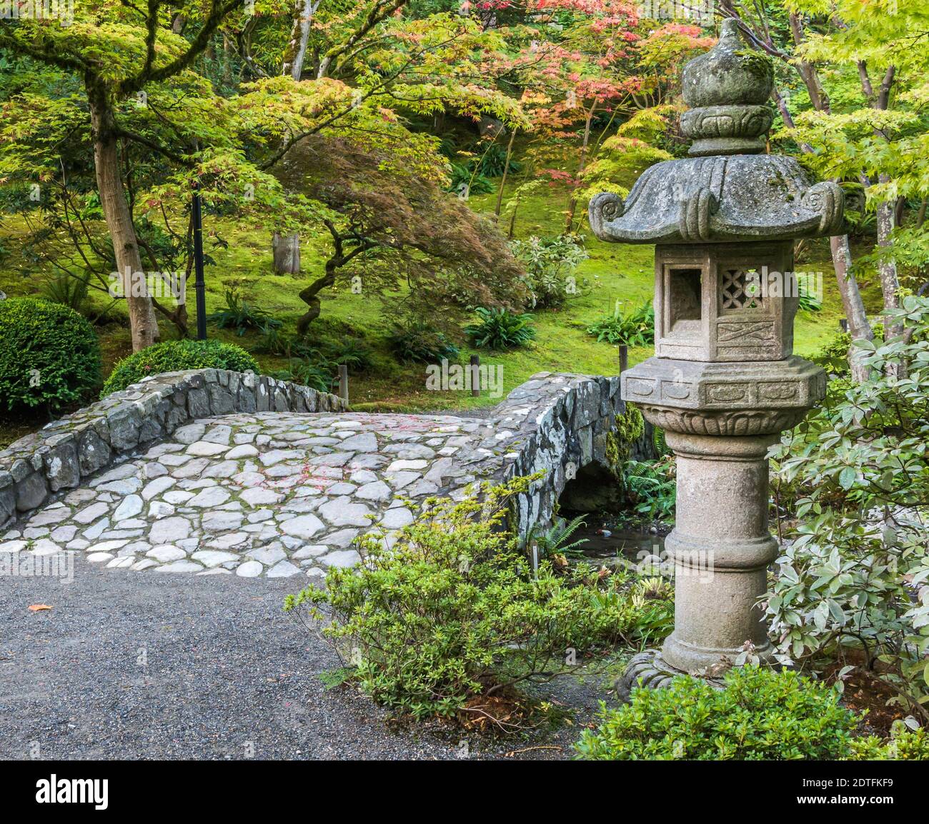 Japanese stone bridge hi-res stock photography and images - Alamy