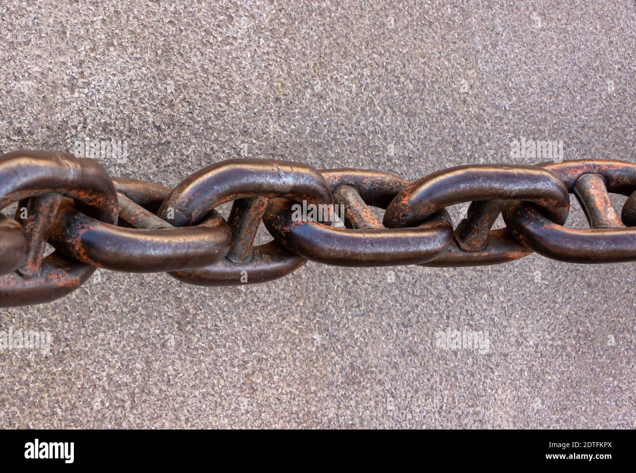 Large metal chain with huge links hanging in the street Stock Photo - Alamy