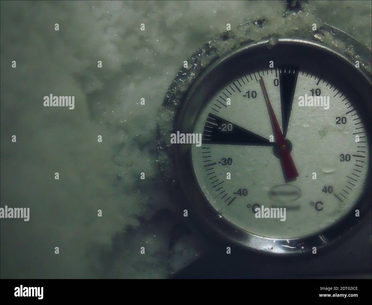 Freezing temperature thermostat hi-res stock photography and images - Alamy