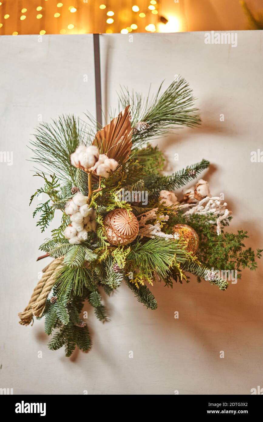 Wreath loop hi-res stock photography and images - Alamy