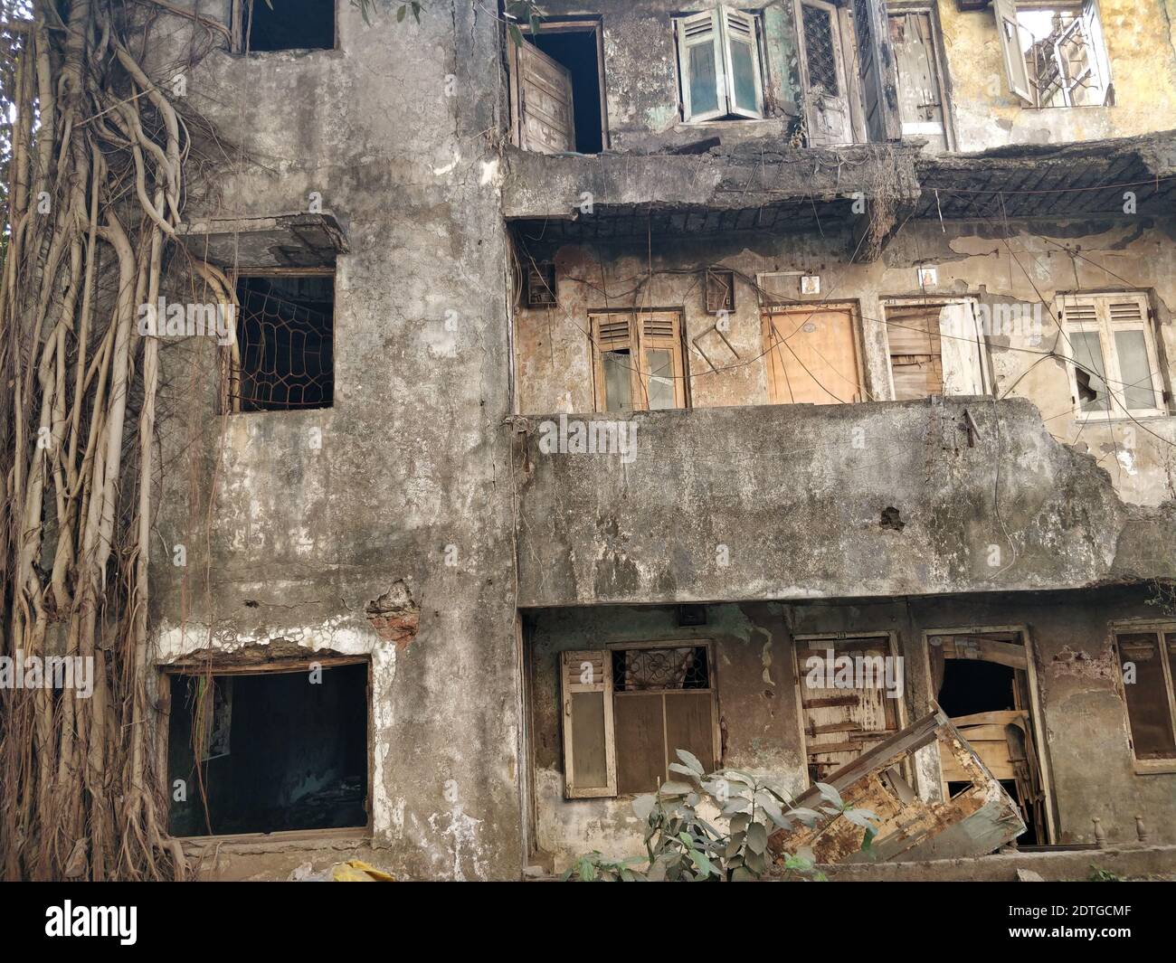 Apartment building deterioration condition hi-res stock photography and ...