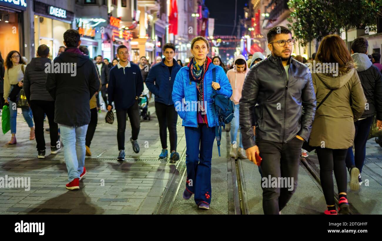 People pedestrian bridge istanbul hi-res stock photography and images ...