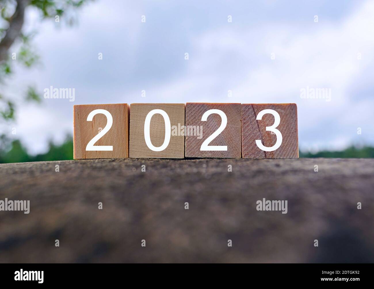 2022 change 2023 year block hi-res stock photography and images - Alamy