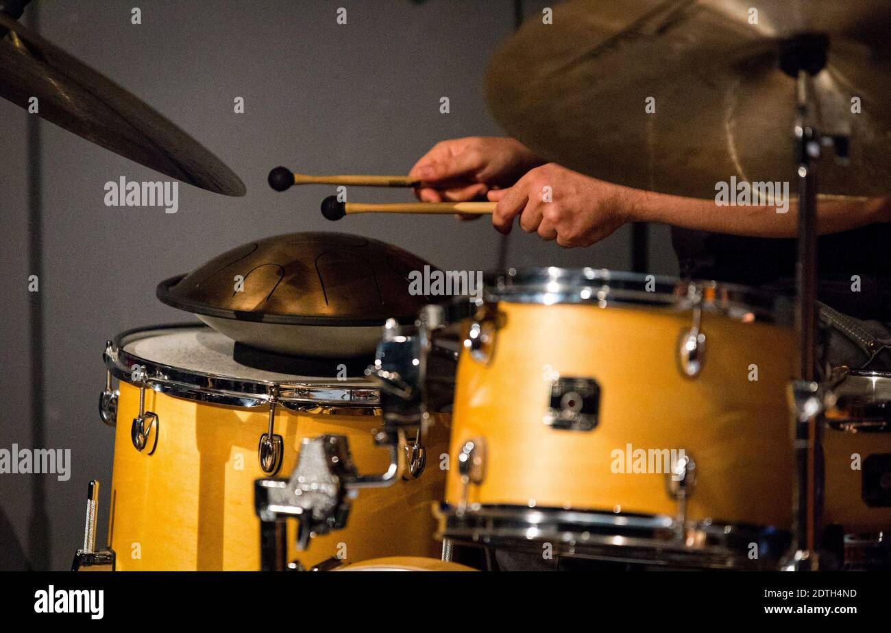 Hand percussion instruments hi-res stock photography and images - Alamy