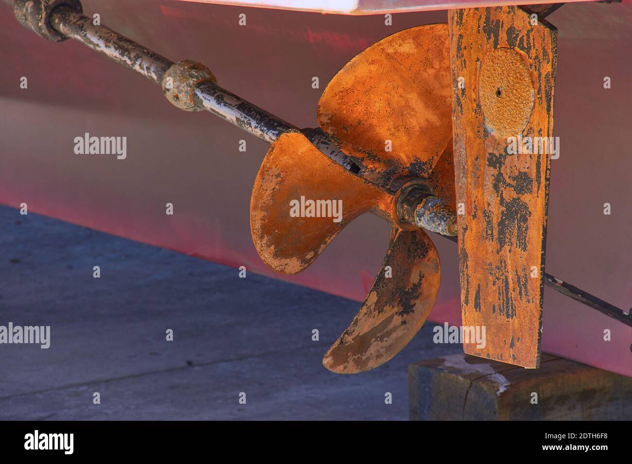 Old Damaged Propeller High Resolution Stock Photography and Images - Alamy