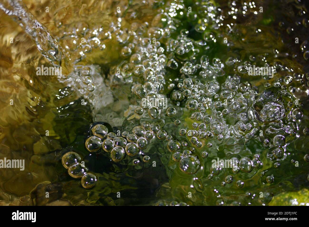 Bubbles in the water. Water background. Fresh drinking water Stock ...