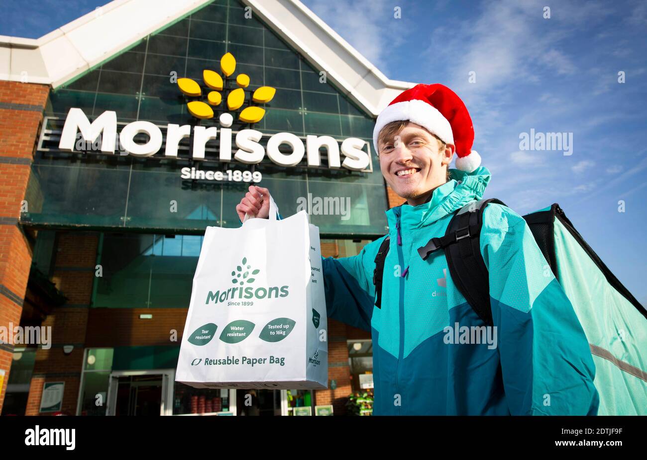 Deliveroo morrisons hi-res stock photography and images - Alamy