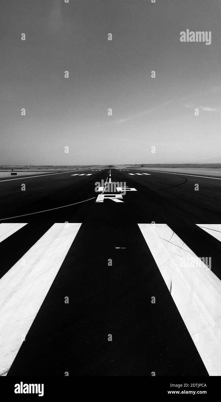 Empty Airport Runway Stock Photo - Alamy