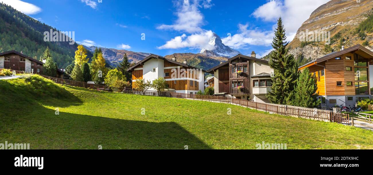 Zermatt, Switzerland alpine houses panorama and Matterhorn snow ...