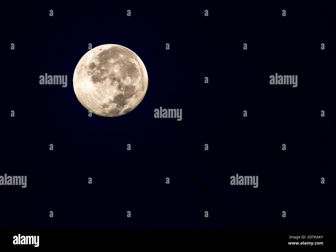 Full moon night close up hi-res stock photography and images - Alamy