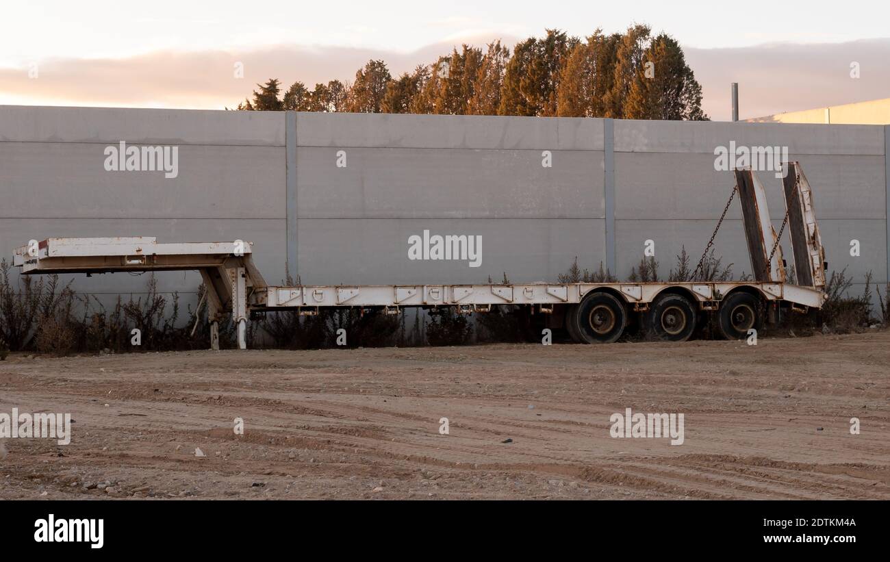 A big empty car carrier trailer Stock Photo - Alamy