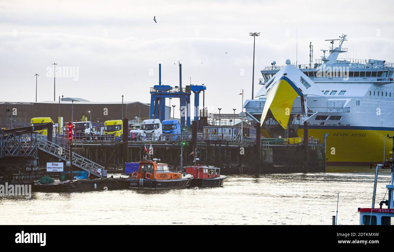 Newhaven to dieppe ferries hi-res stock photography and images - Alamy