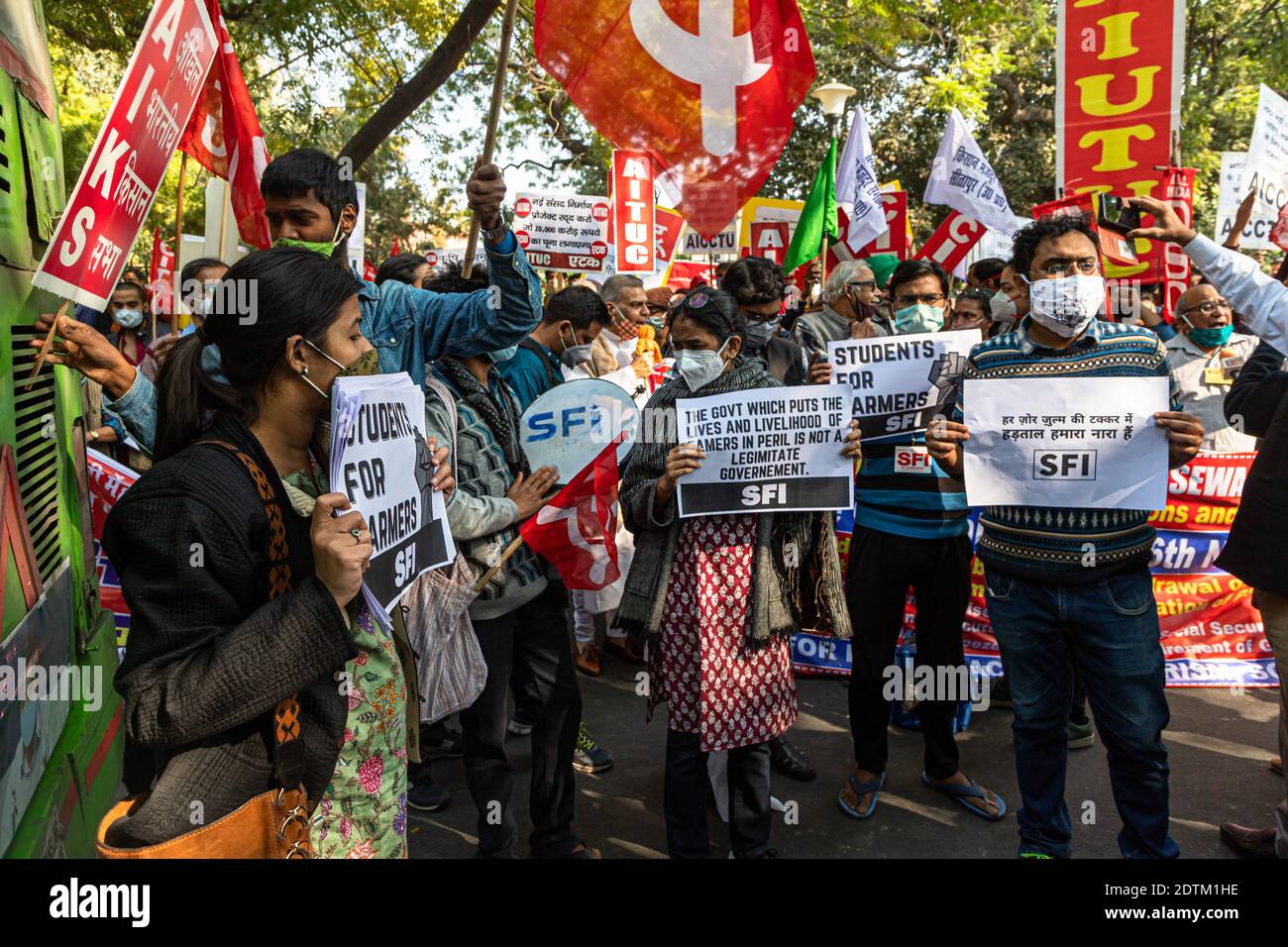 university students are protesting at jantar mantar,they are protesting ...
