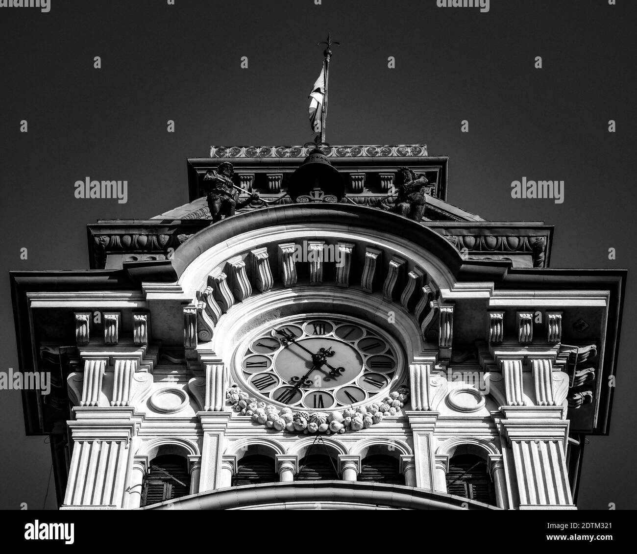 Bnw architecture hi-res stock photography and images - Alamy