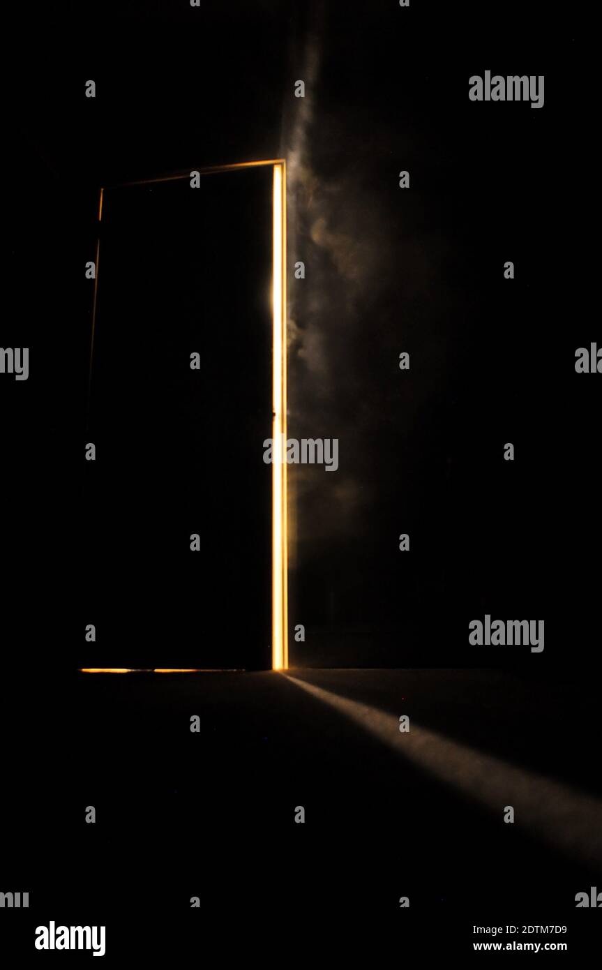 Light through doorway hi-res stock photography and images - Alamy