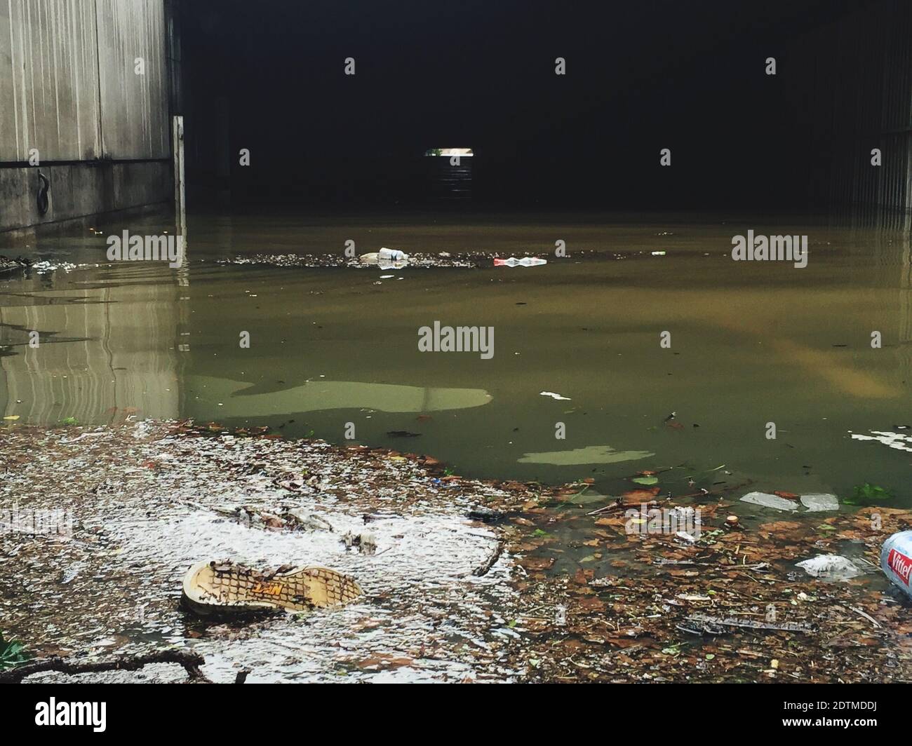 Seine pollution hi-res stock photography and images - Alamy