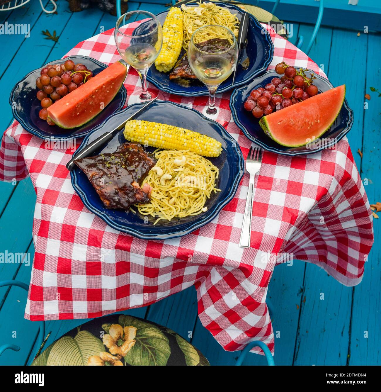 Aerial people eating united states hi-res stock photography and images ...
