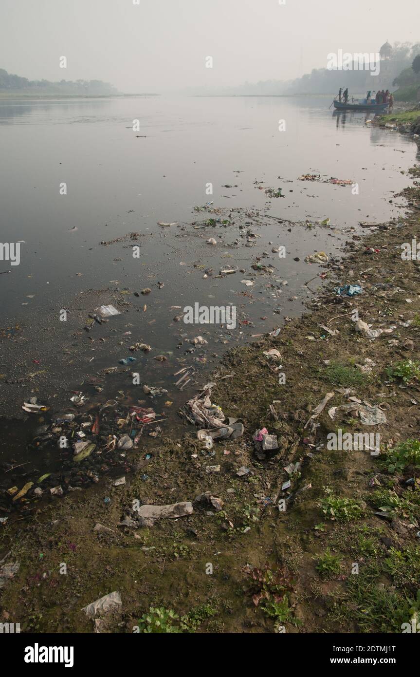 Yamuna river agra pollution hi-res stock photography and images - Alamy