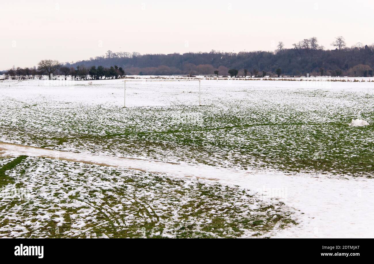 Frozen football pitch hi-res stock photography and images - Alamy