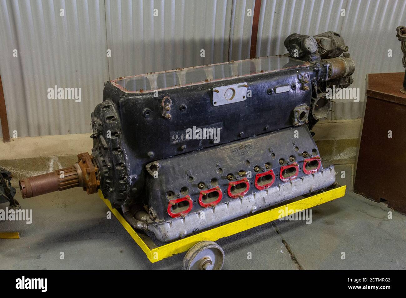 Daimler benz 601 engine hi-res stock photography and images - Alamy
