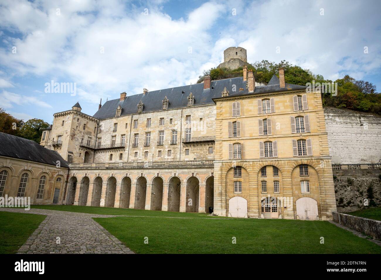 La Roche-Guyon (Paris area): Castle of La Roche-Guyon Stock Photo - Alamy