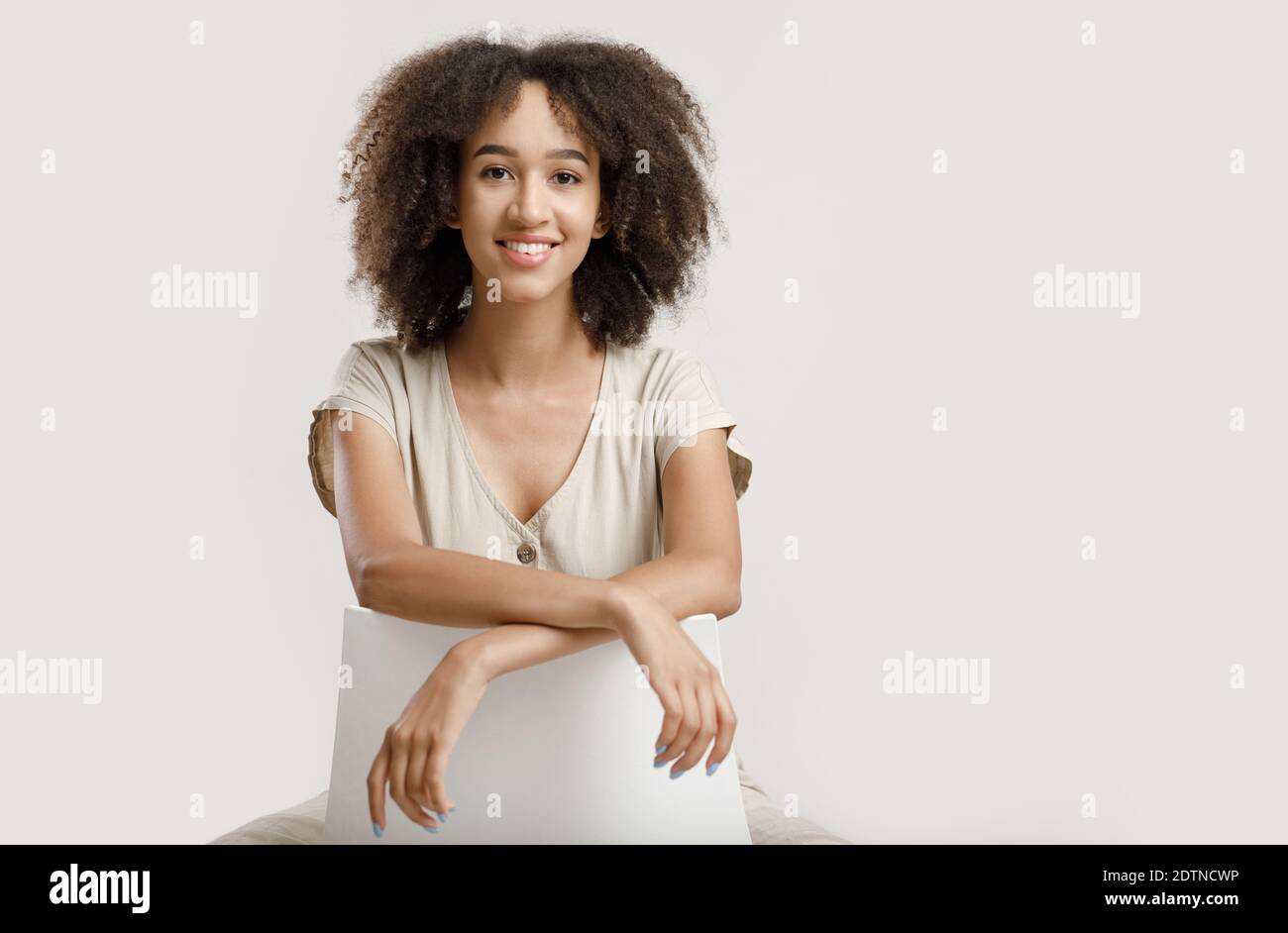 African beautiful fashion model female hi-res stock photography and ...