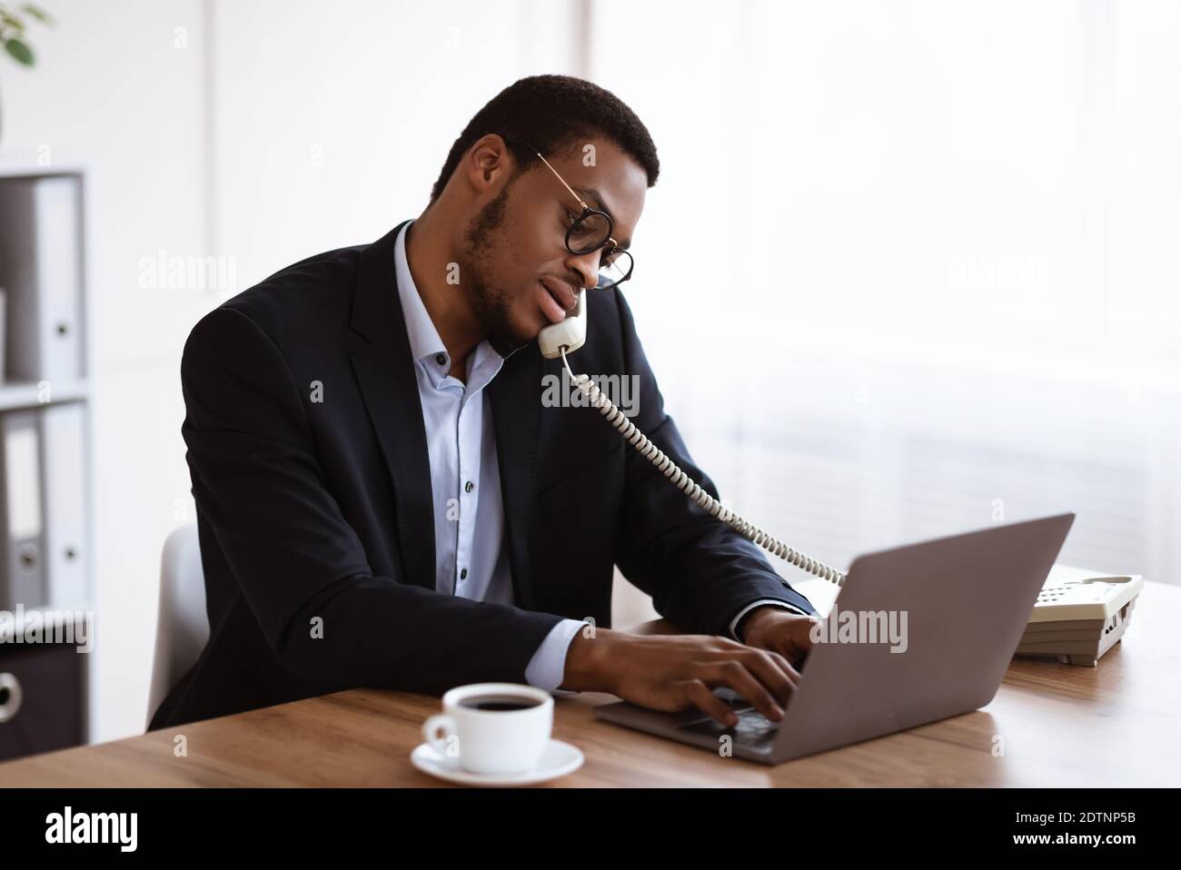Employee talking manager hi-res stock photography and images - Alamy