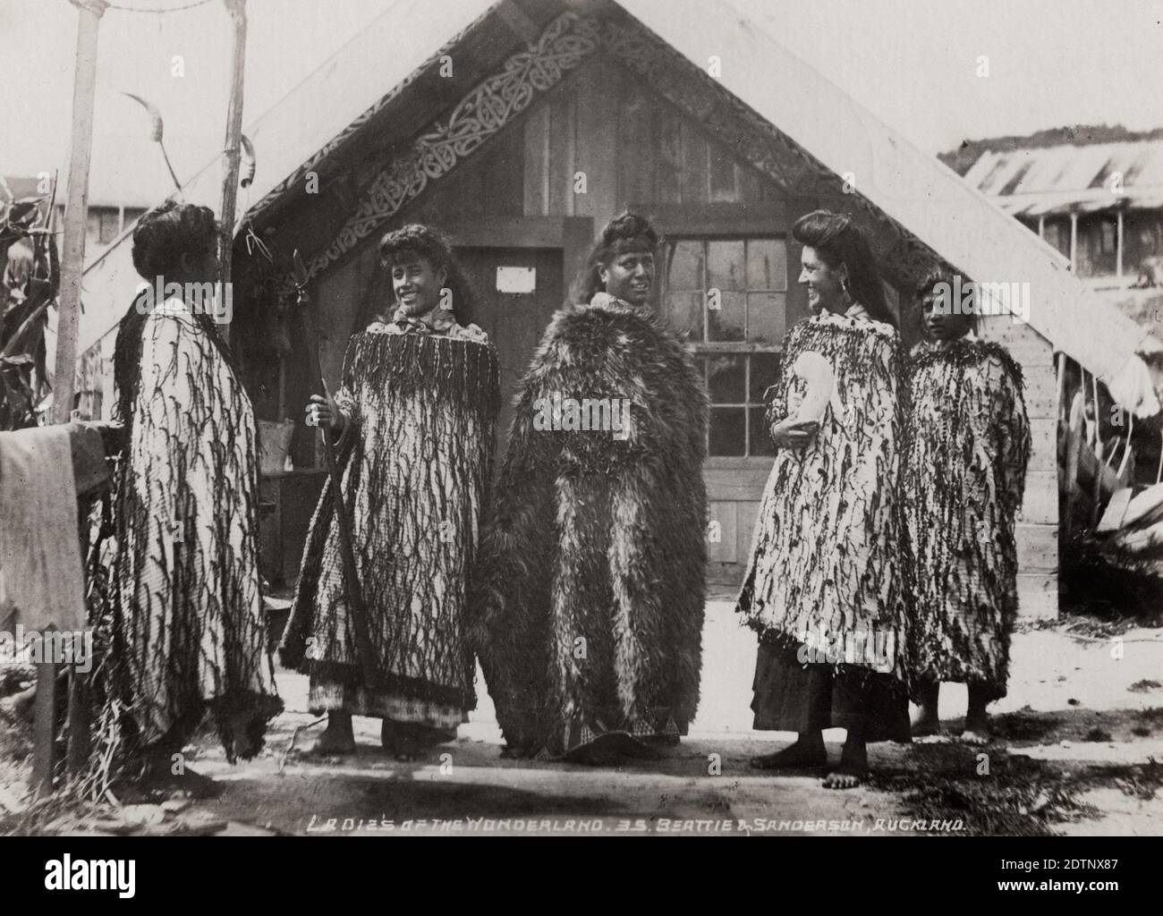 Maori women historical hi-res stock photography and images - Alamy