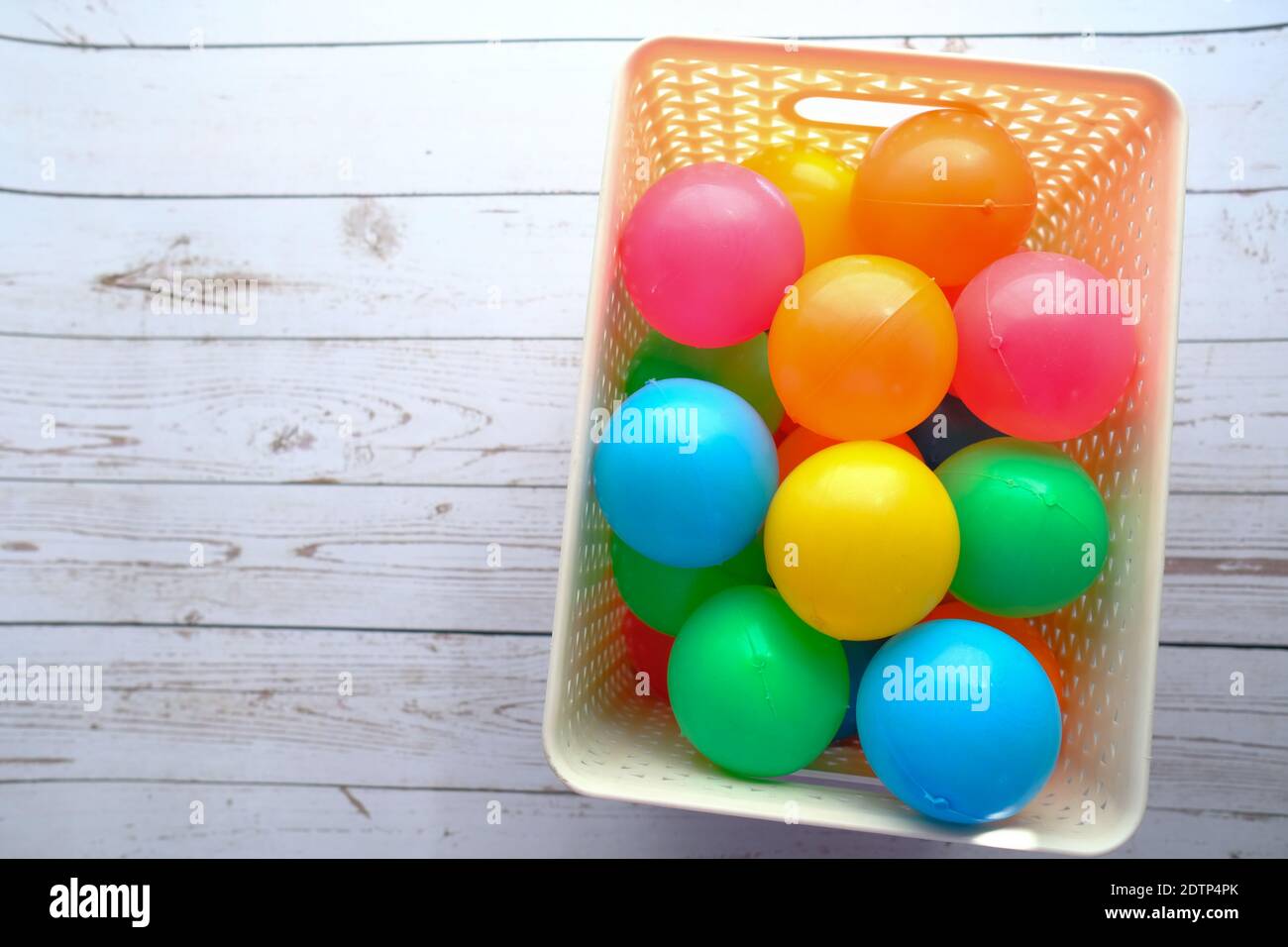 Ball in a box hi-res stock photography and images - Alamy