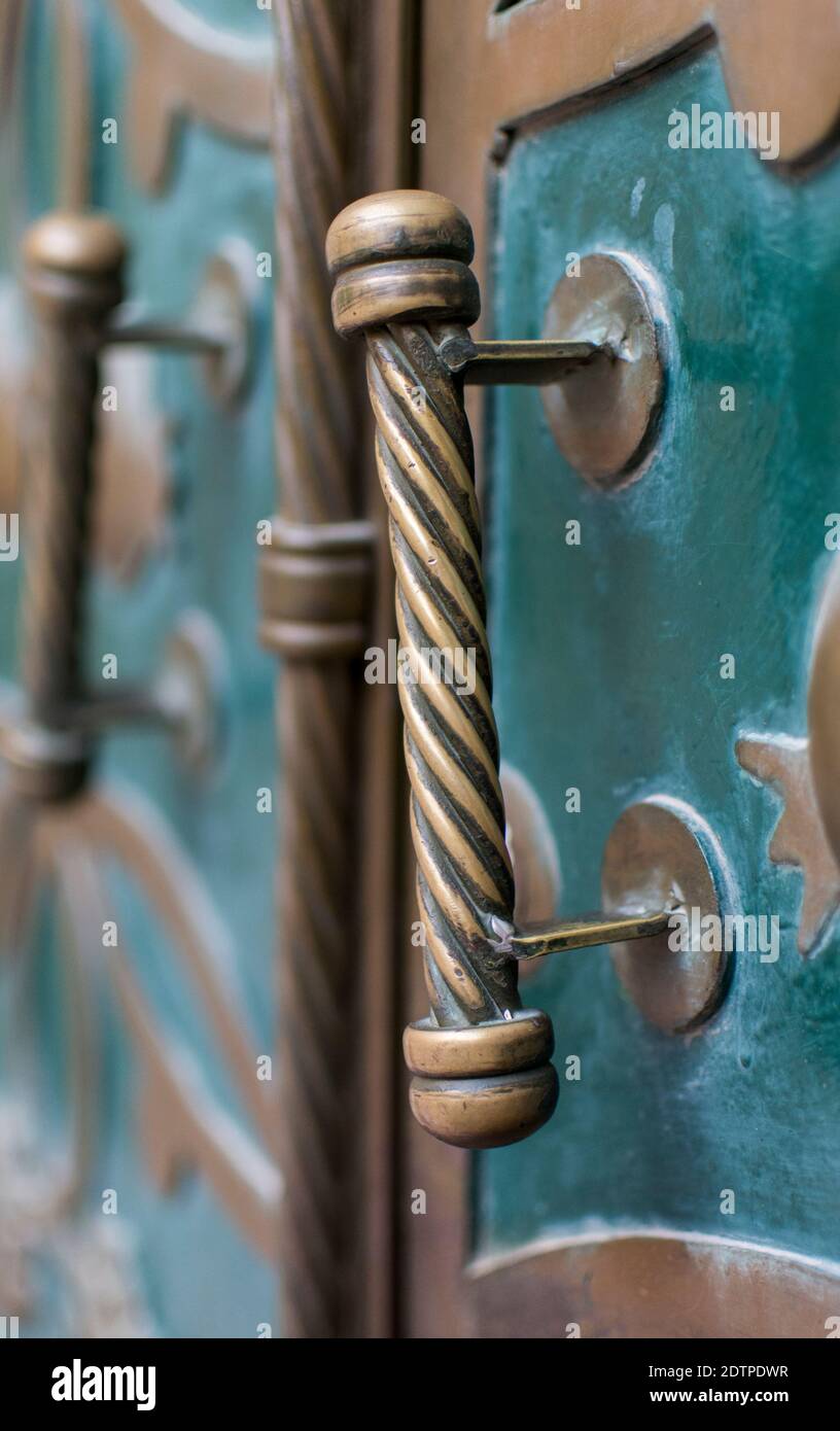 Patterned metal door hi-res stock photography and images - Alamy