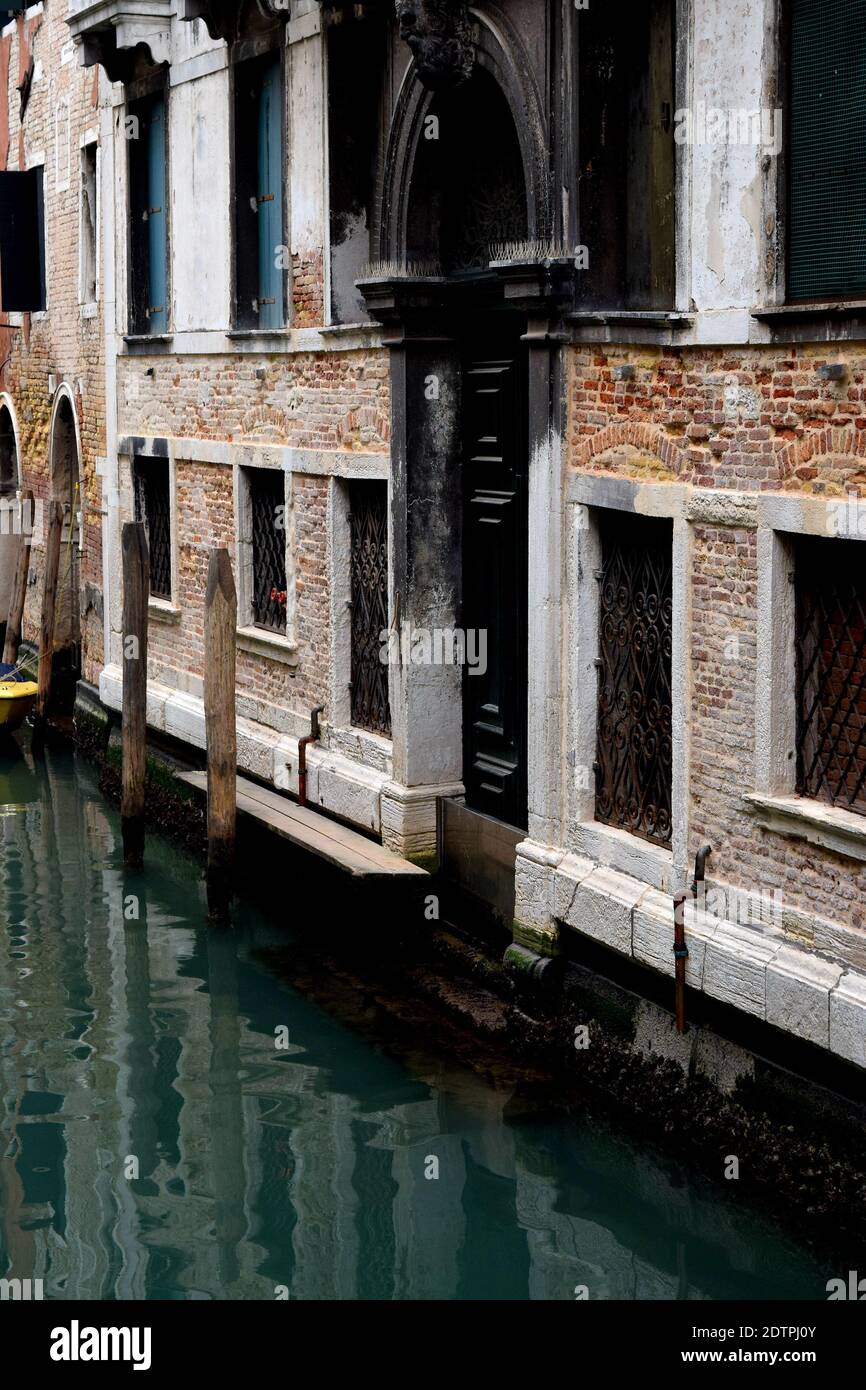 Pyramid Water Feature High Resolution Stock Photography and Images - Alamy