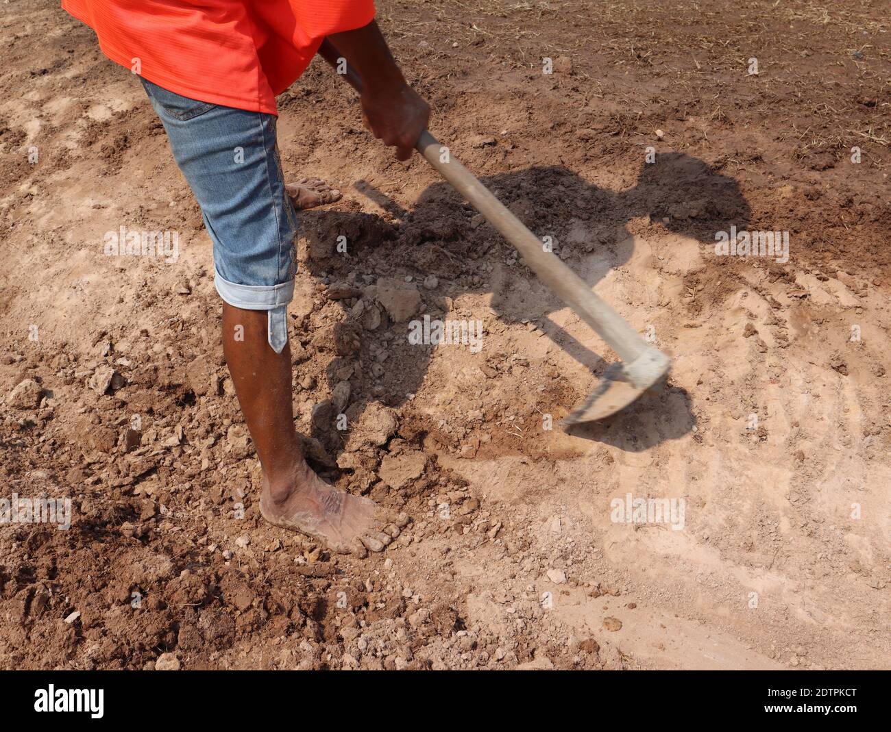 Hand digging construction hi-res stock photography and images - Alamy