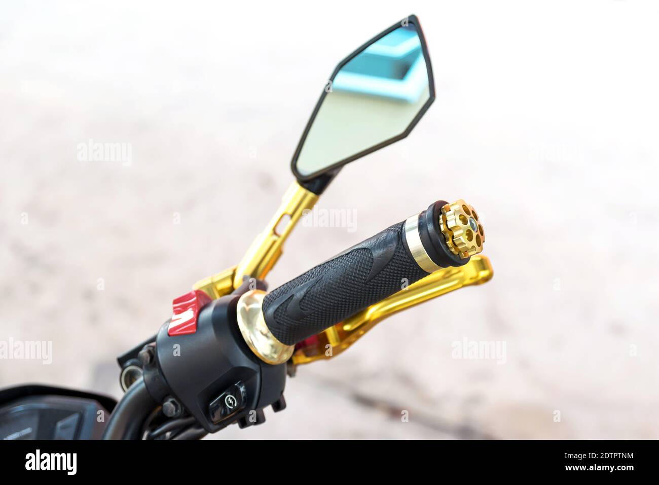 Closeup to handle and rear view mirror of motorcycle Stock Photo - Alamy