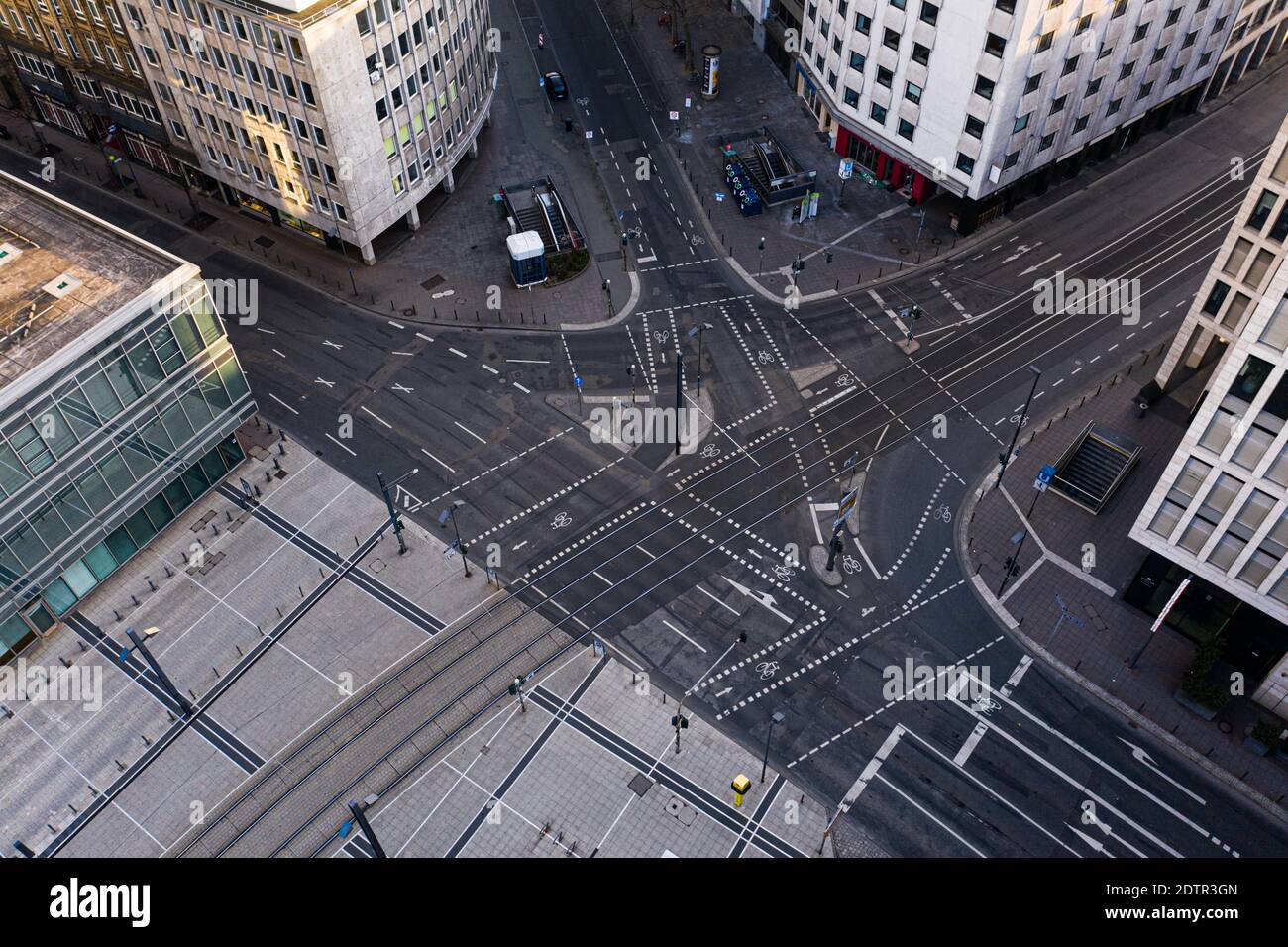 Crosswalk aerial view hi-res stock photography and images - Alamy
