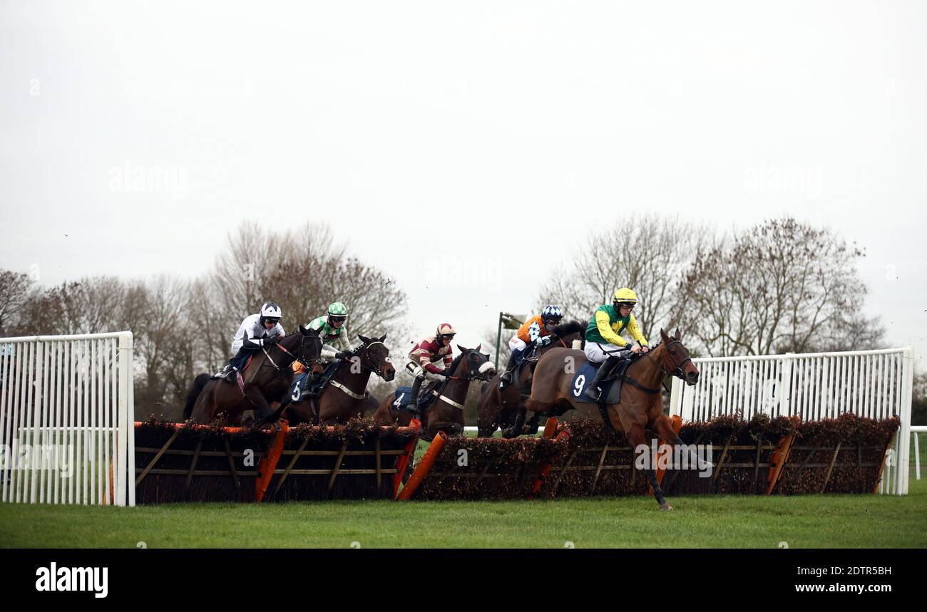 Huntingdon racecourse hi-res stock photography and images - Alamy